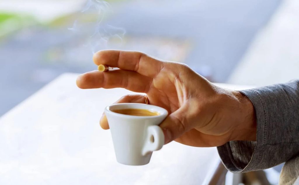 Estudo revela que aroma do café pode reduzir o vício em cigarro e ...
