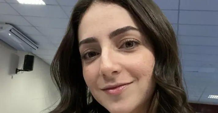 Professora de português foi ensinar o português correto e foi atacada ...