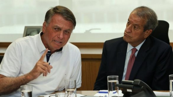 Bolsonaro afirma que, em 2027, subirá a rampa do Palácio do Planalto ...